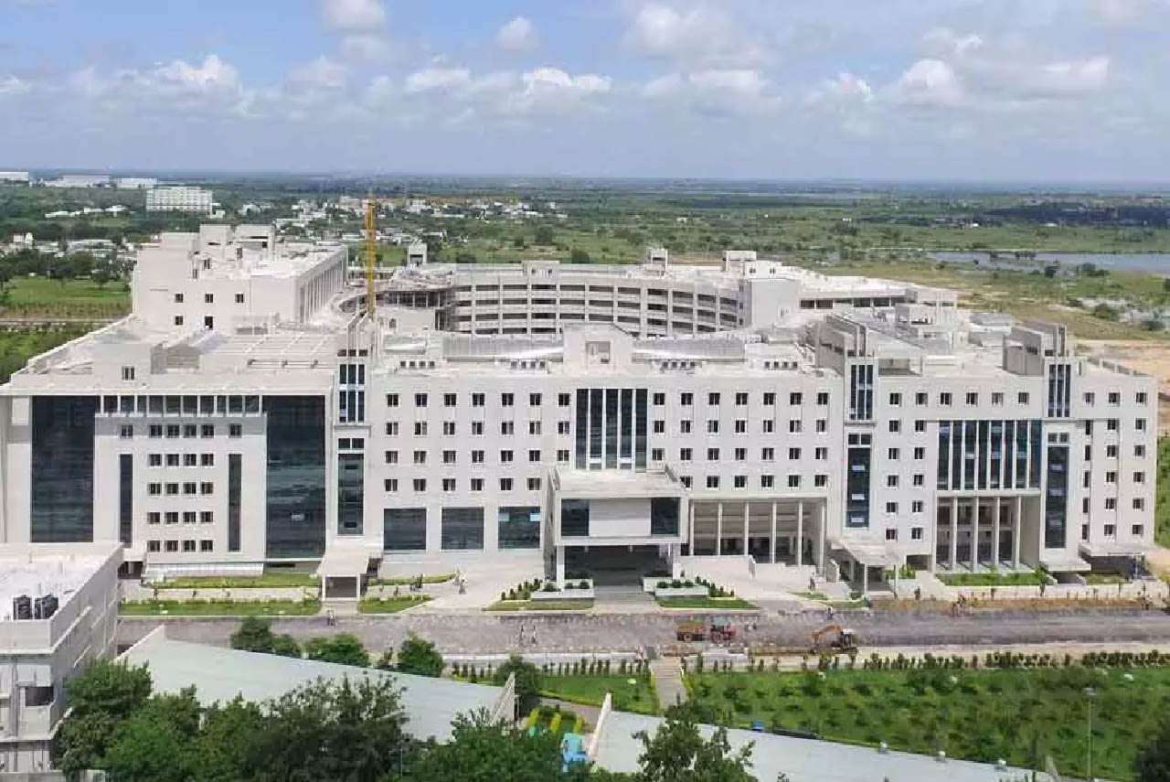 University of Hyderabad : Ranking, Admissions 2026-27, Courses, Fees, Placements, Scholarship